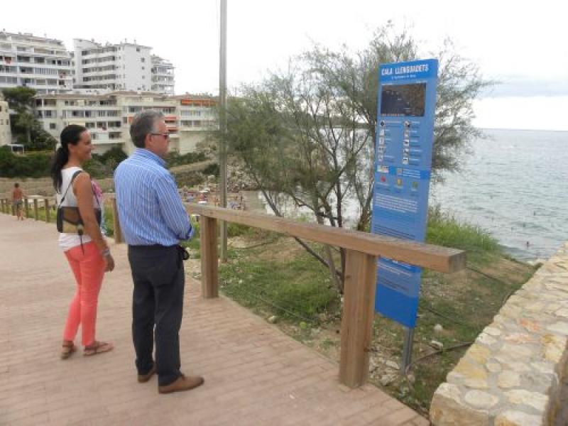 New tourist signs of the coves and beaches of Salou